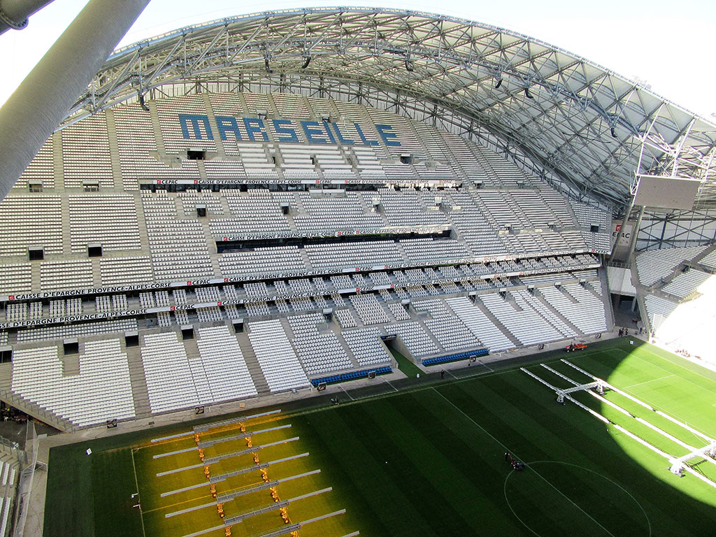 Vérification de divers points de la structure du stade vélodrome